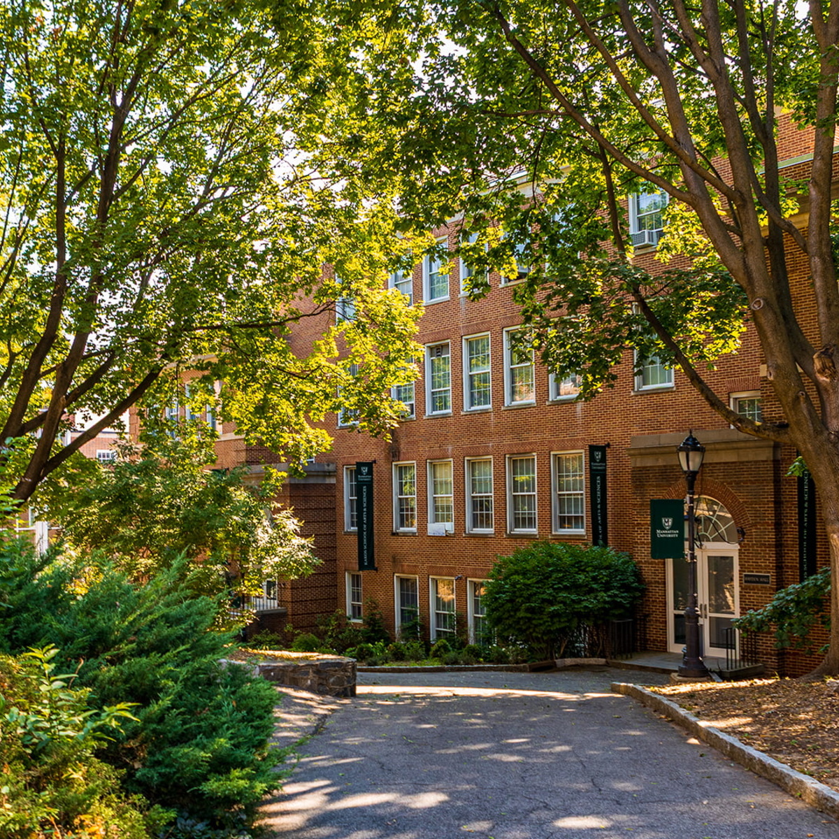 Transfer Scholarship and Aid - Manhattan University